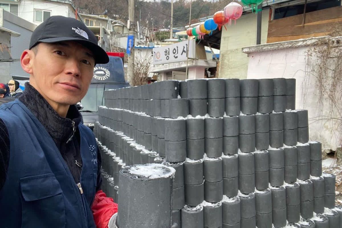 Sean ha donato 57 miliardi di won, ma è stato criticato per aver ...