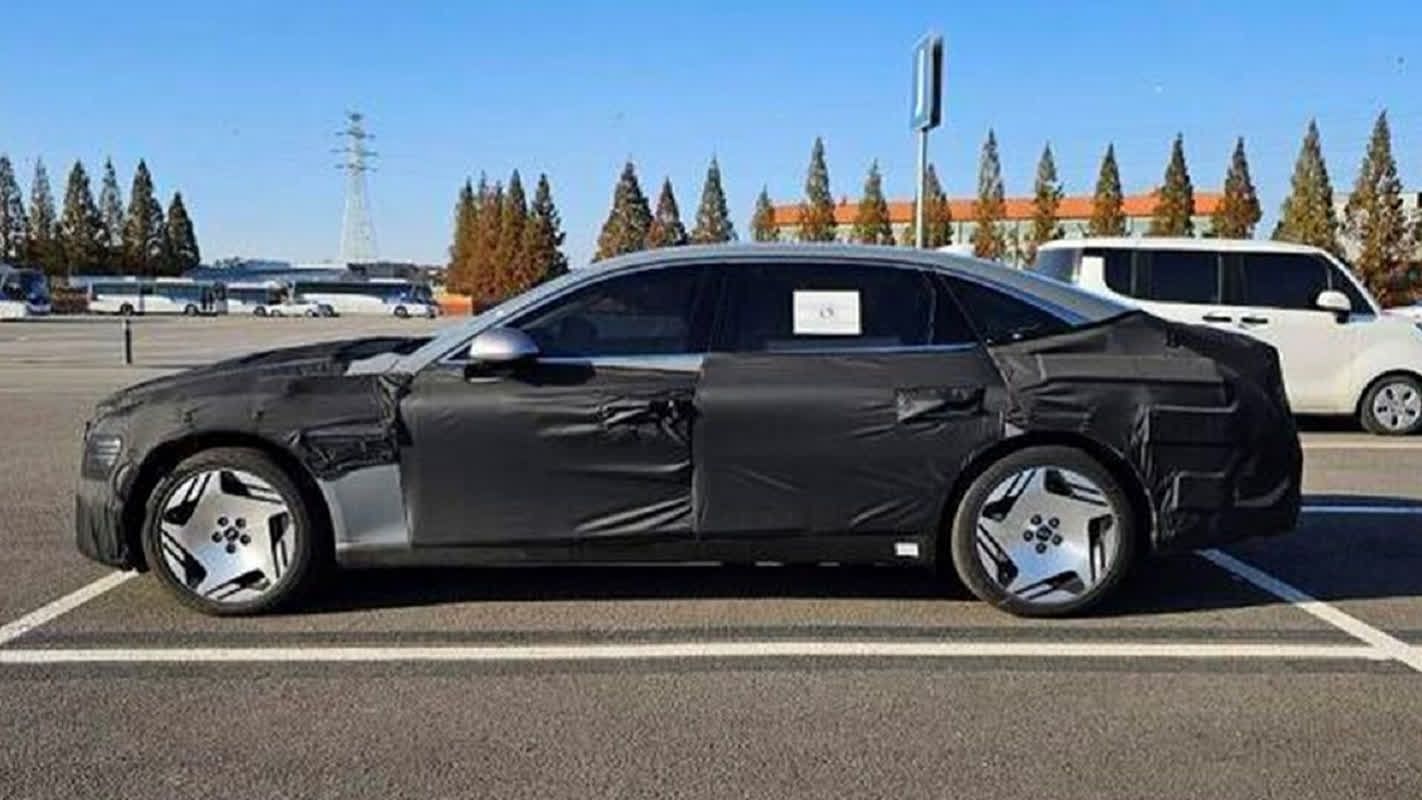 “확실히 커졌네” 제네시스 G80 롱바디 스파이샷 유출