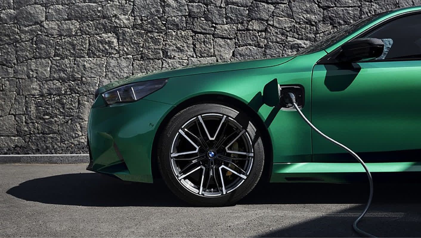 “727마력 압도적 성능의 하이브리드” BMW M5 신형 | 오토포크