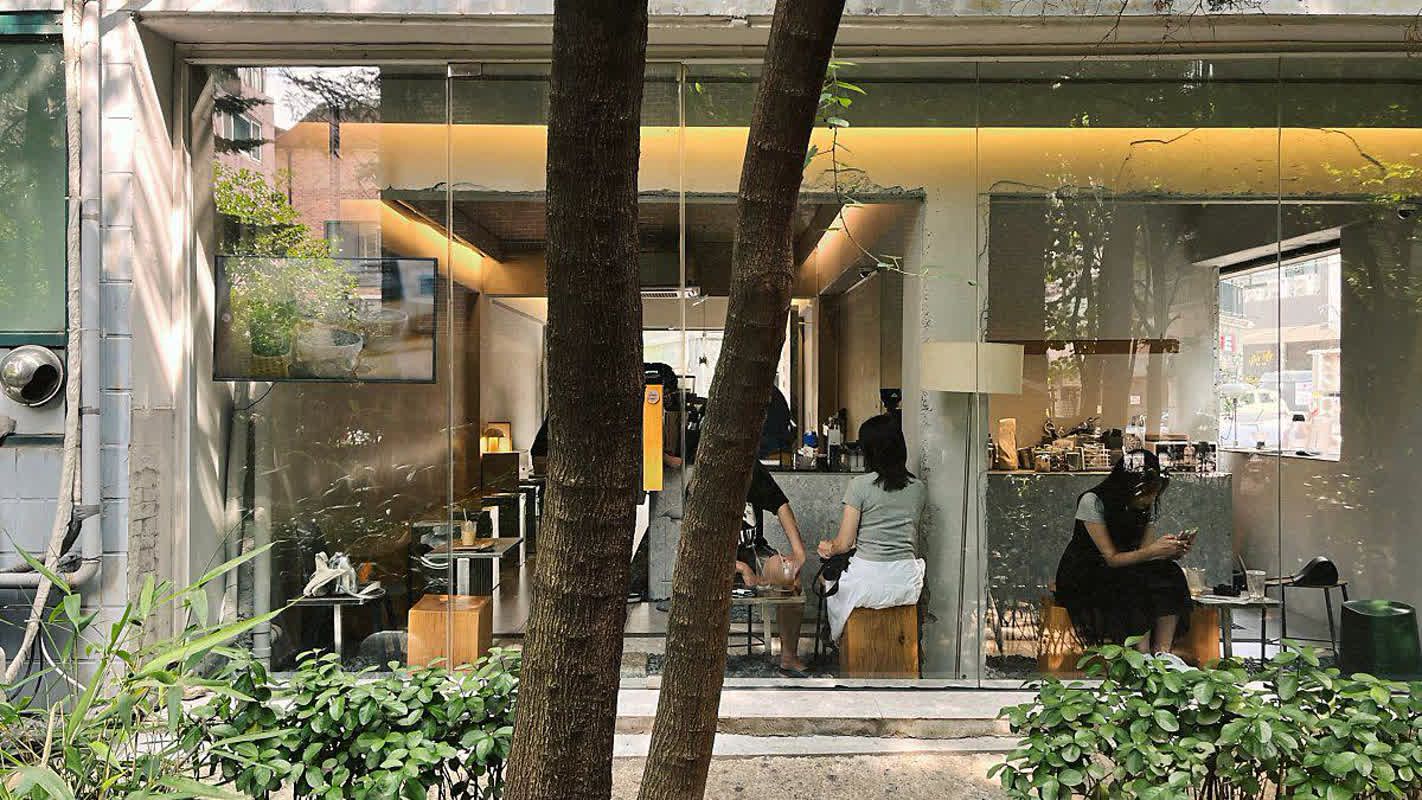 3 cafes in Yangjaecheon Cafe Street that are great for enjoying alone ...