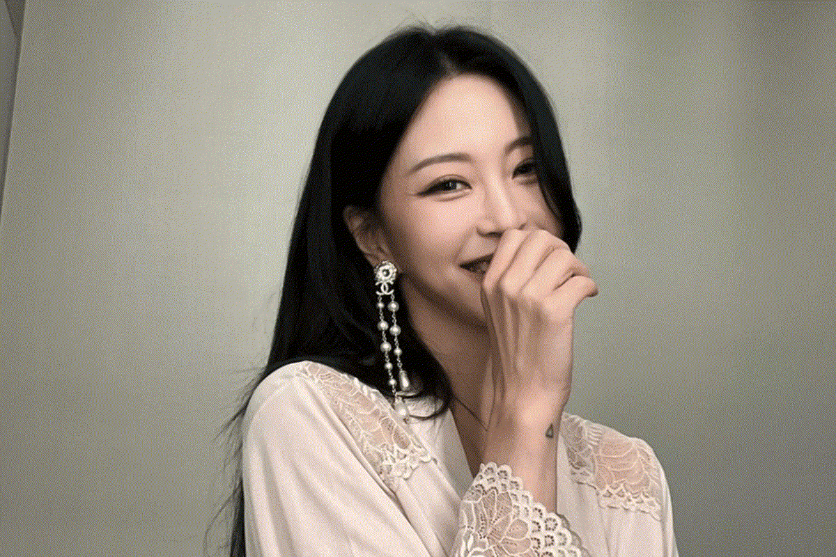 “If you get sick of it, we’ll break up, right?” Han Ye-seul files for ...