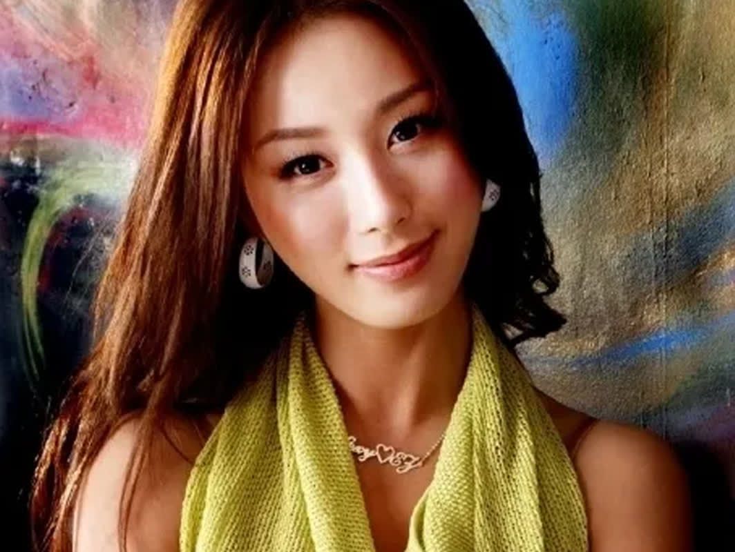 Cantante che si è sposata velocemente perché veniva troppo criticata