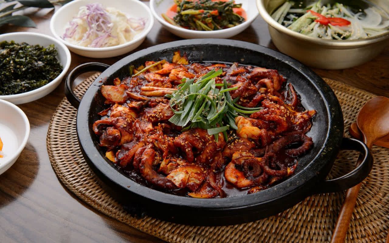 '생방송 투데이' 철판 주꾸미볶음 맛집 위치