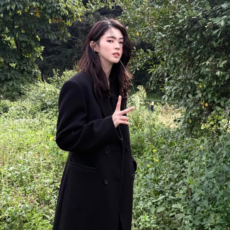 한소희, ‘춥다’ 한마디로 시작된 가을의 온도차 | 스타패션