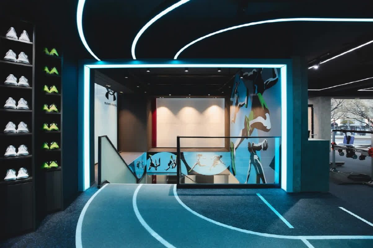 “내 근육의 비대칭까지 읽는다”... 언더아머, 압구정에 ‘UA NEXT 퍼포먼스 랩’ 오픈 | 스타패션